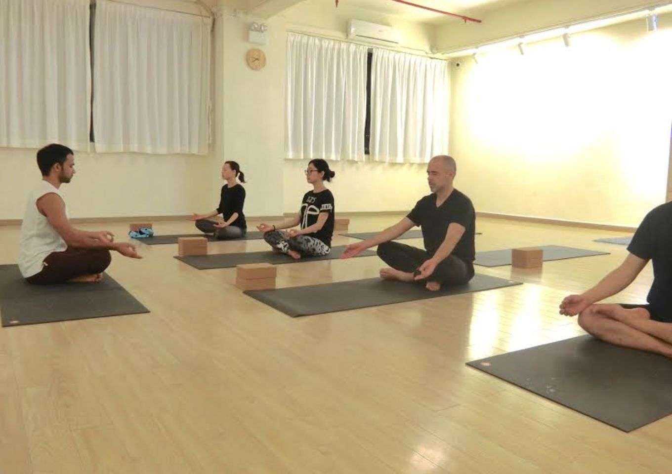 Yoga Light - Macau Lifestyle