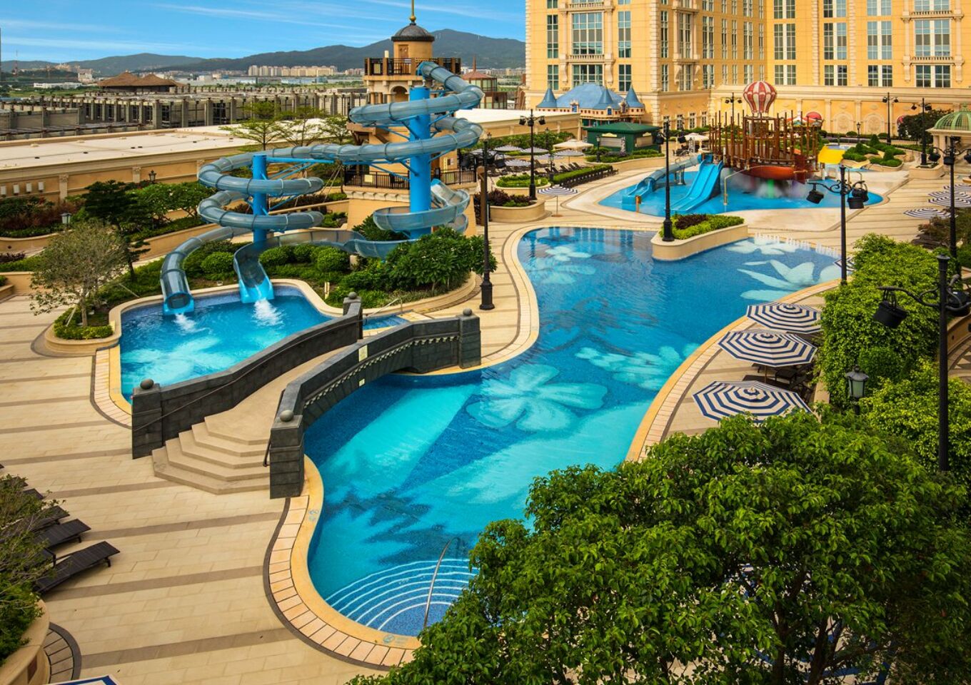 Aqua World at the Parisian Macao - Macau Lifestyle