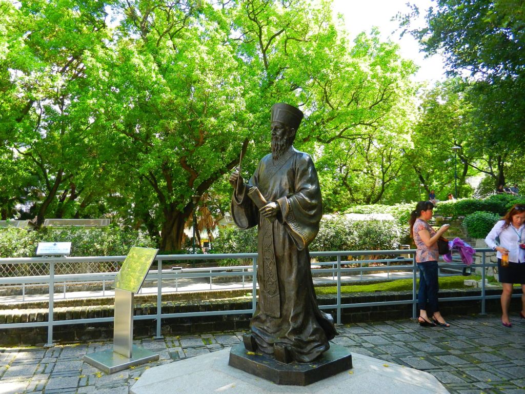 Macau's Most Interesting Statues - Macau Lifestyle
