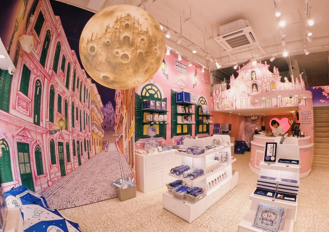 O-Moon - Macau Lifestyle