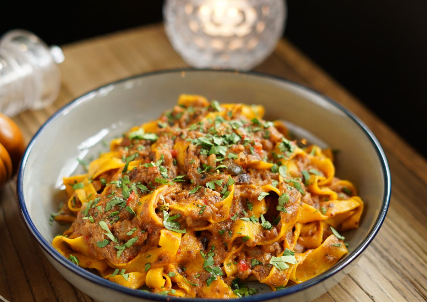 Common Table - Macau Lifestyle