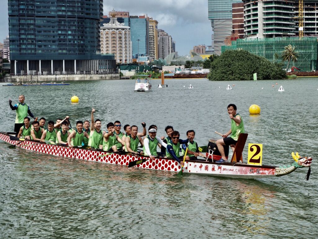 Historical Dragon Boats Keep Rowing This Year - Macau Lifestyle