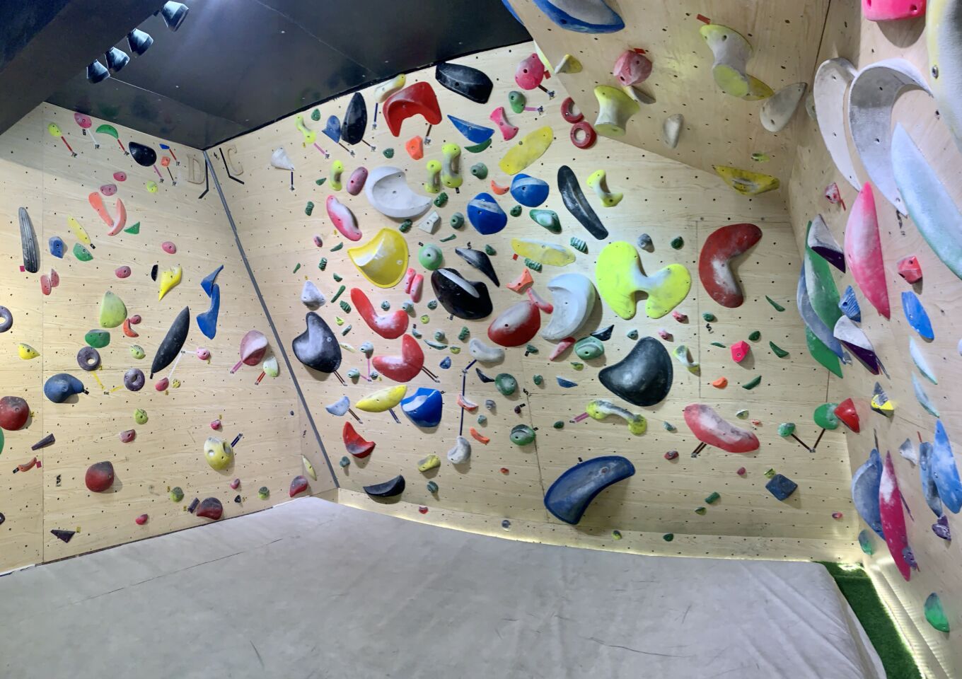Solution Climbing Gym - Macau Lifestyle