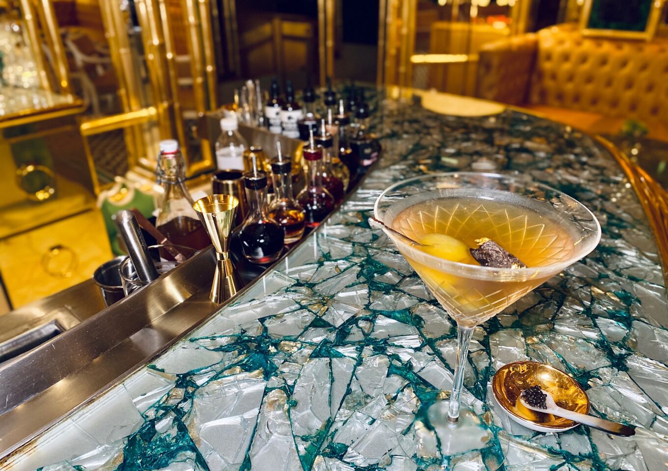 Wing Lei Bar - Macau Lifestyle